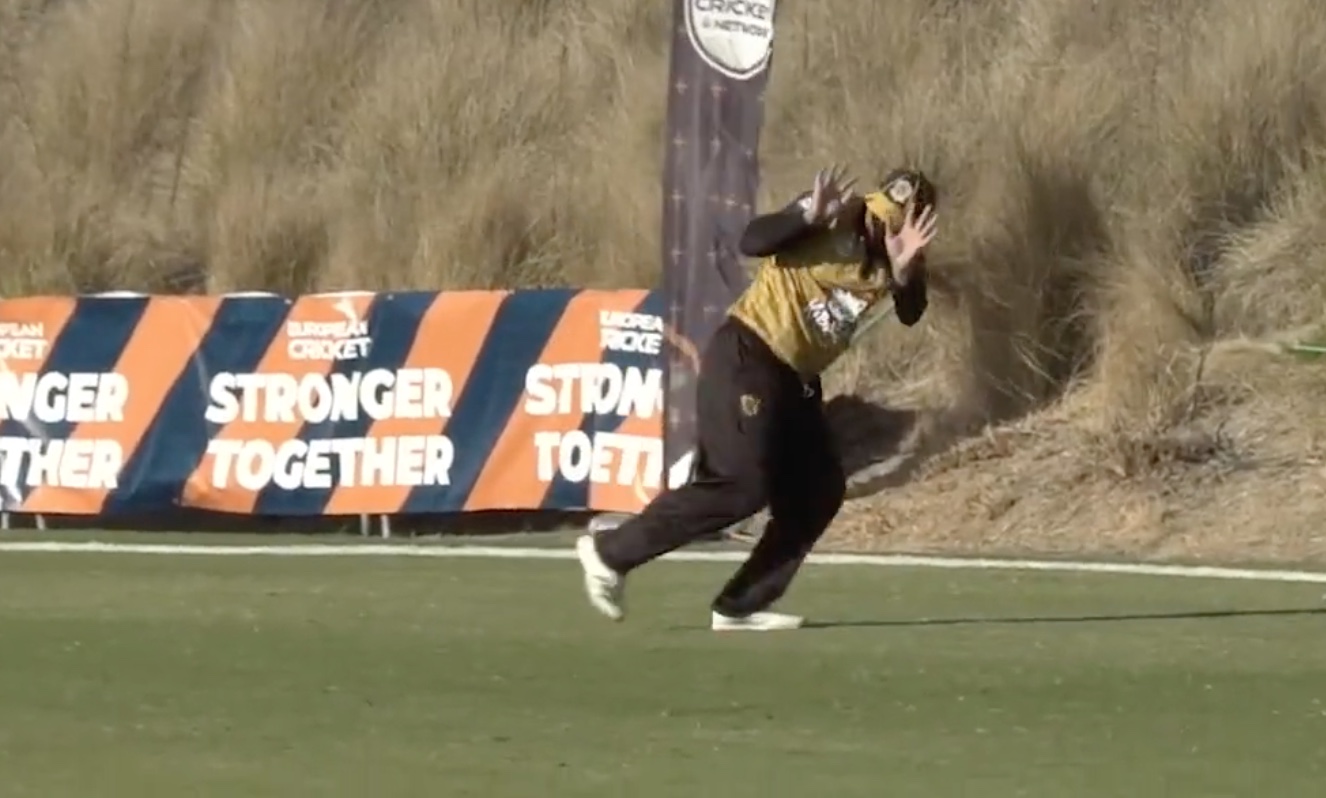Watch: Epic fielding failure