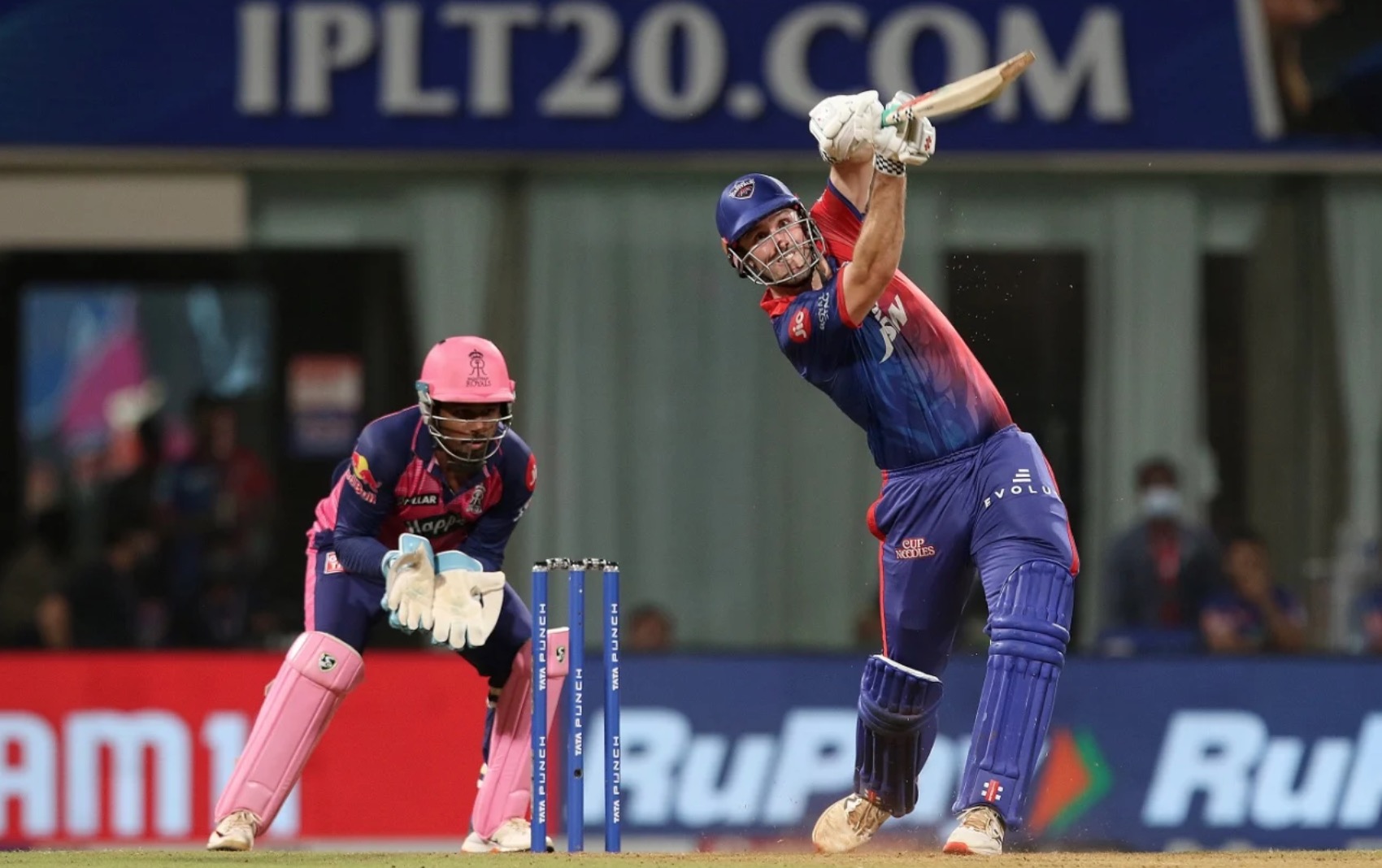 Marsh keeps Delhi's IPL playoff hopes alive