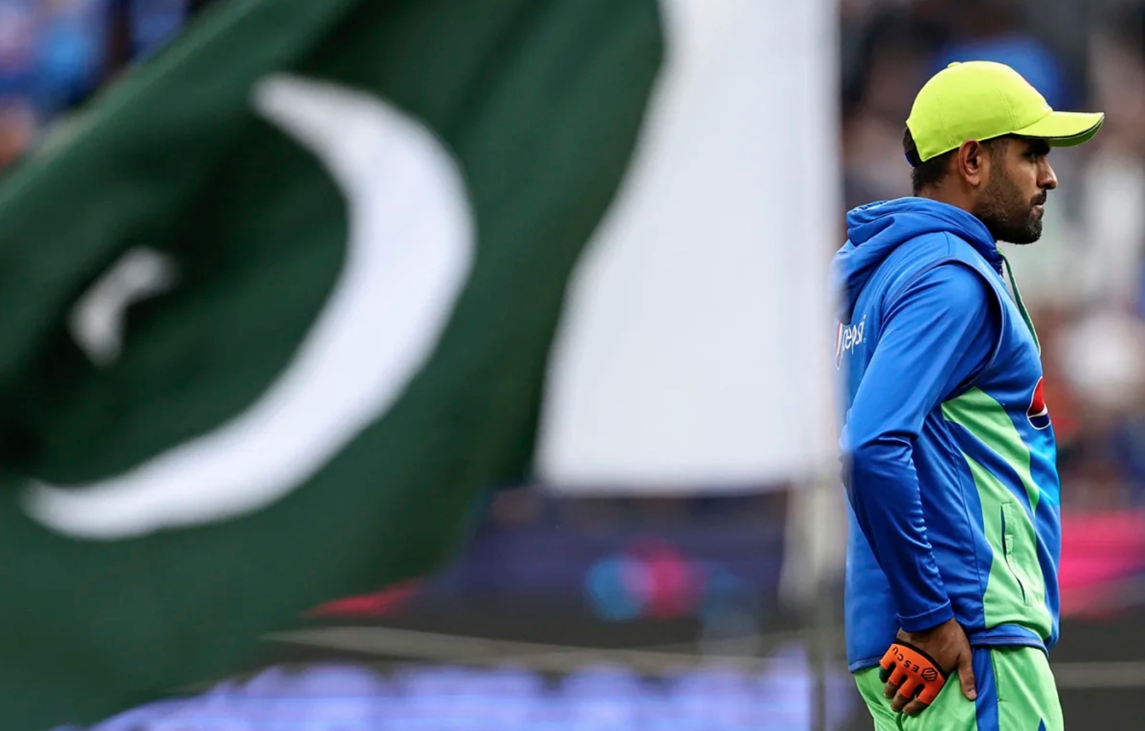 Brickbats for struggling Babar