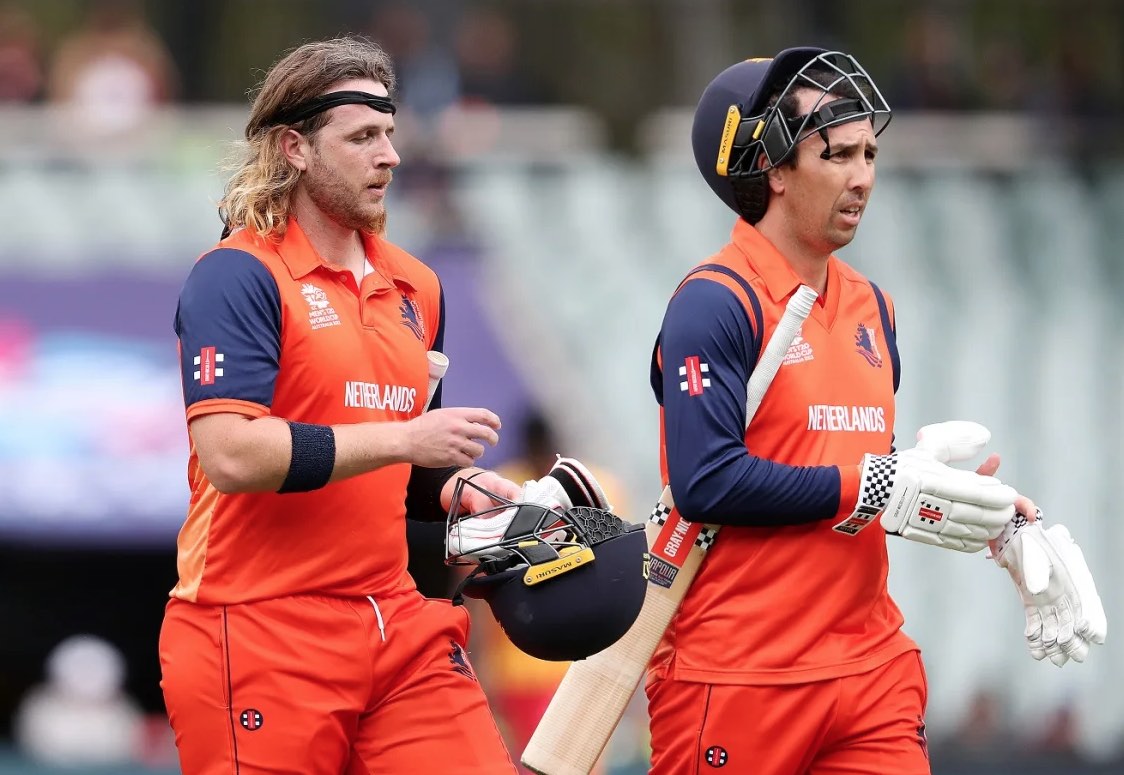 Dutch dash Zim's T20 World Cup semi-final hopes