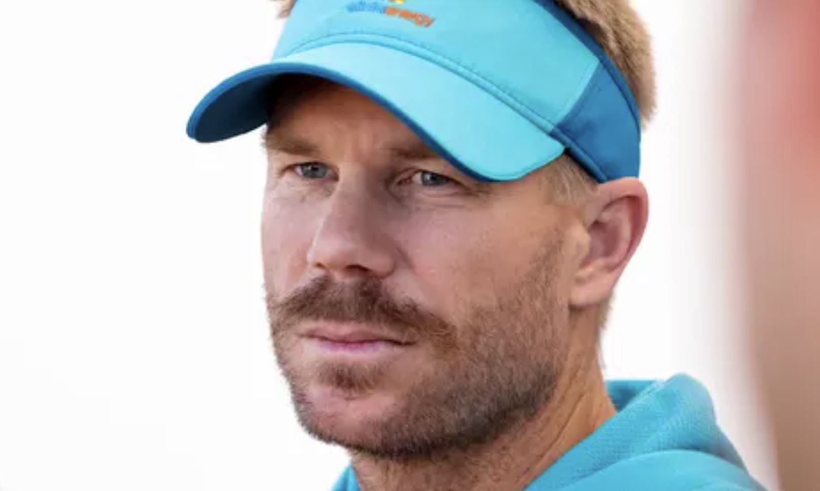 Warner drops Australia captaincy bid