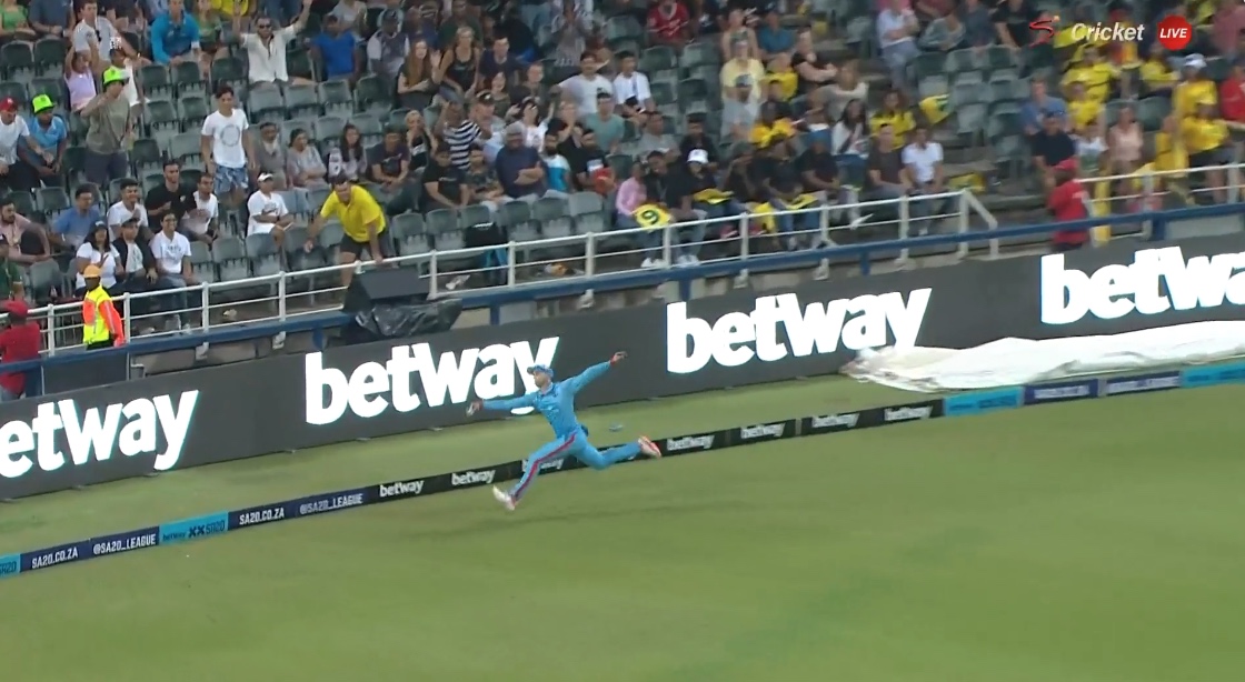 Watch: Stunning one-handed catch in SA20