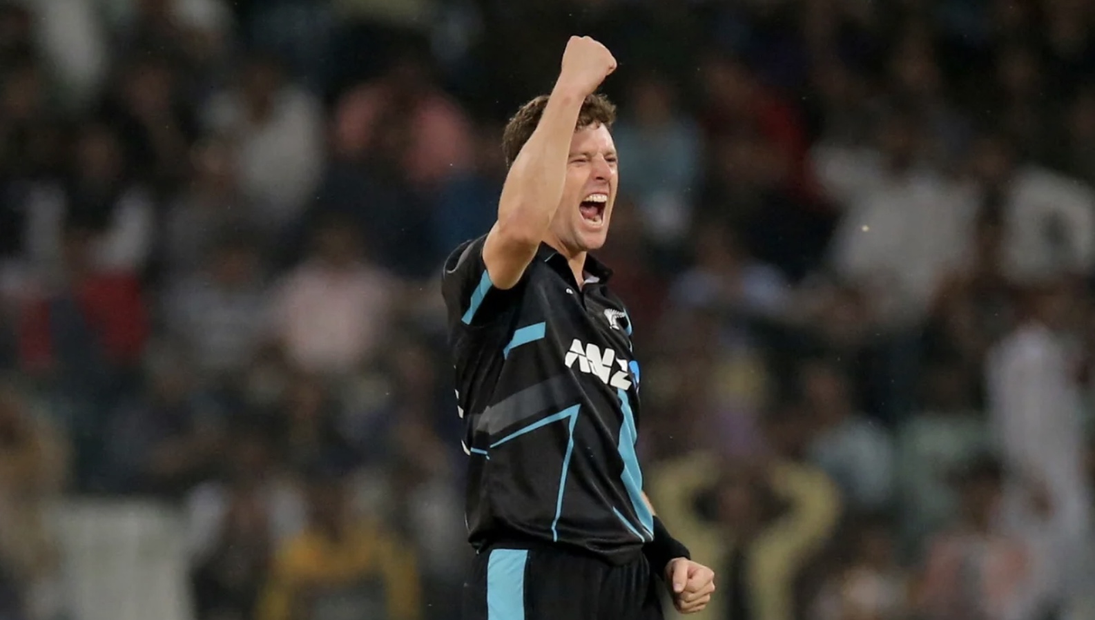 Watch: Henry hat-trick across two overs