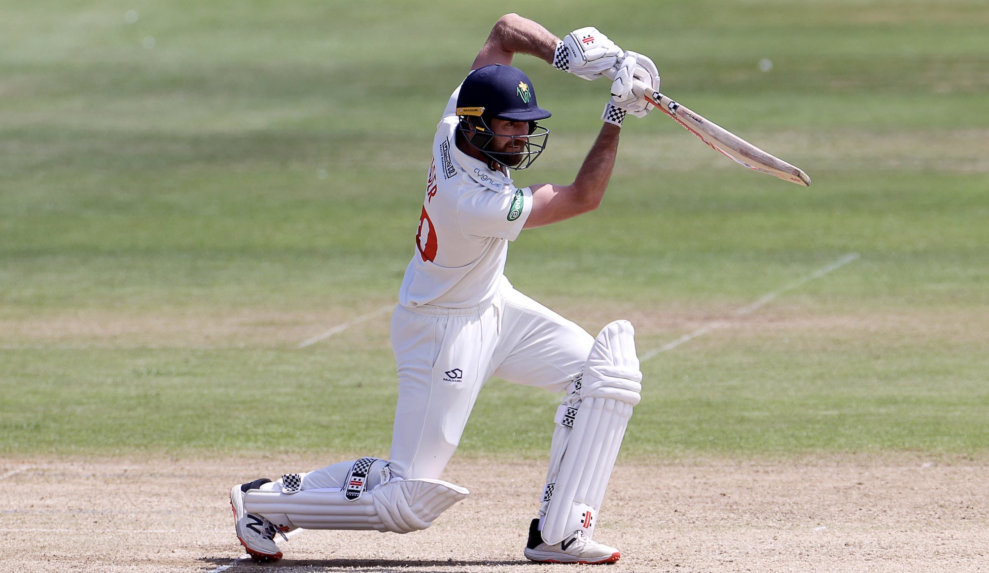 Ton-up Neser helps Glamorgan to record total