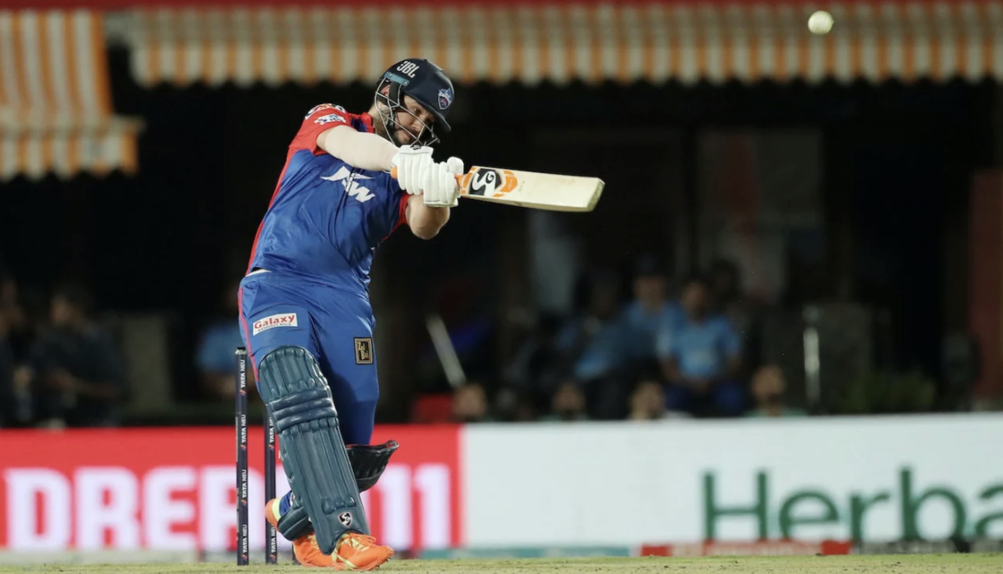 Rossouw powers Capitals to consolation win