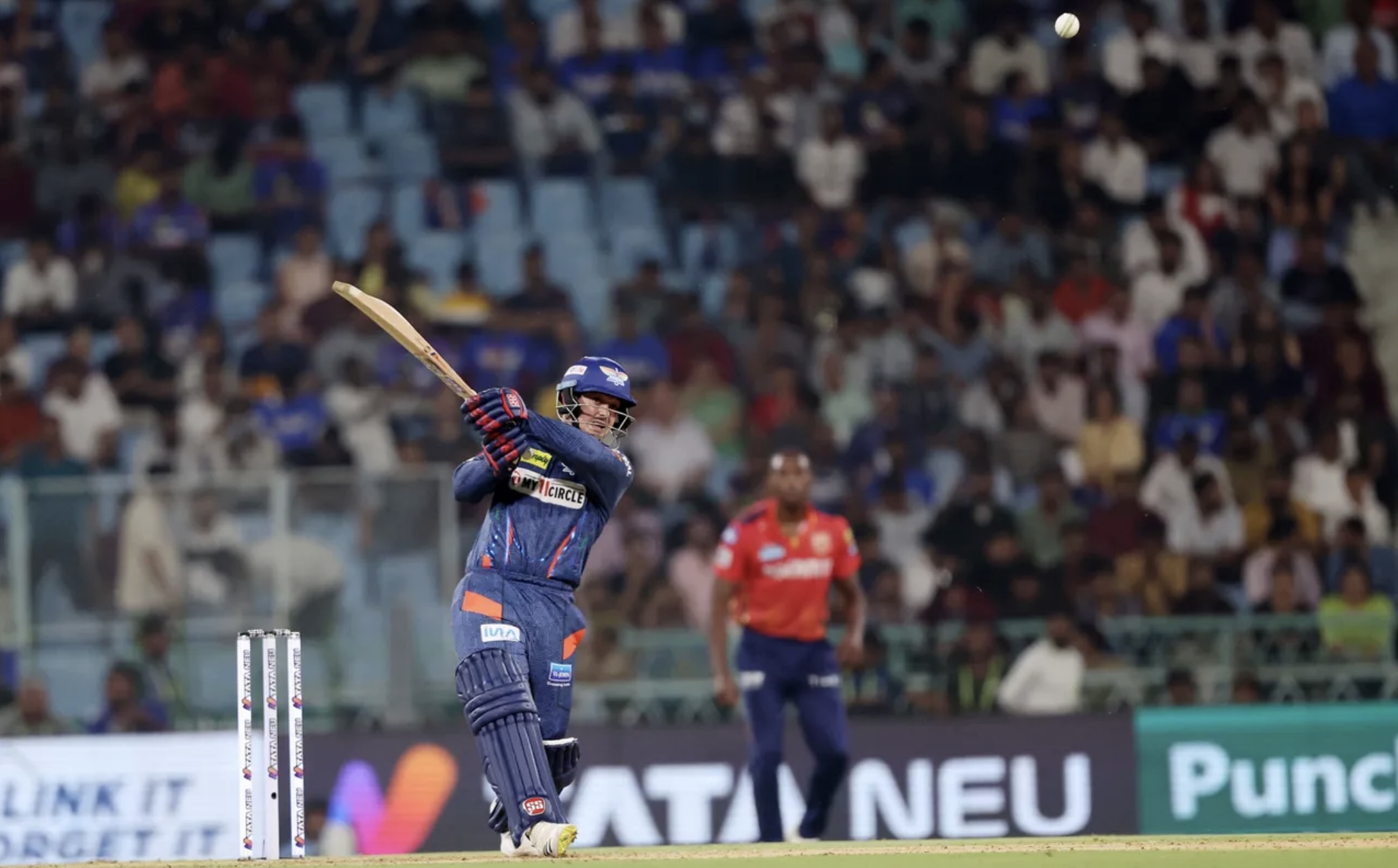 De Kock sets up Lucknow win