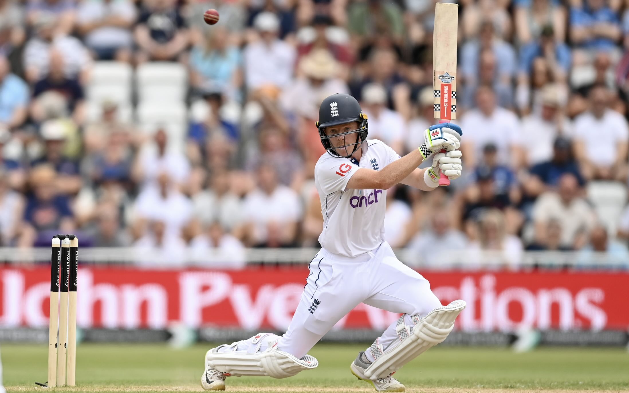 Pope: 600 runs in a day within England's reach