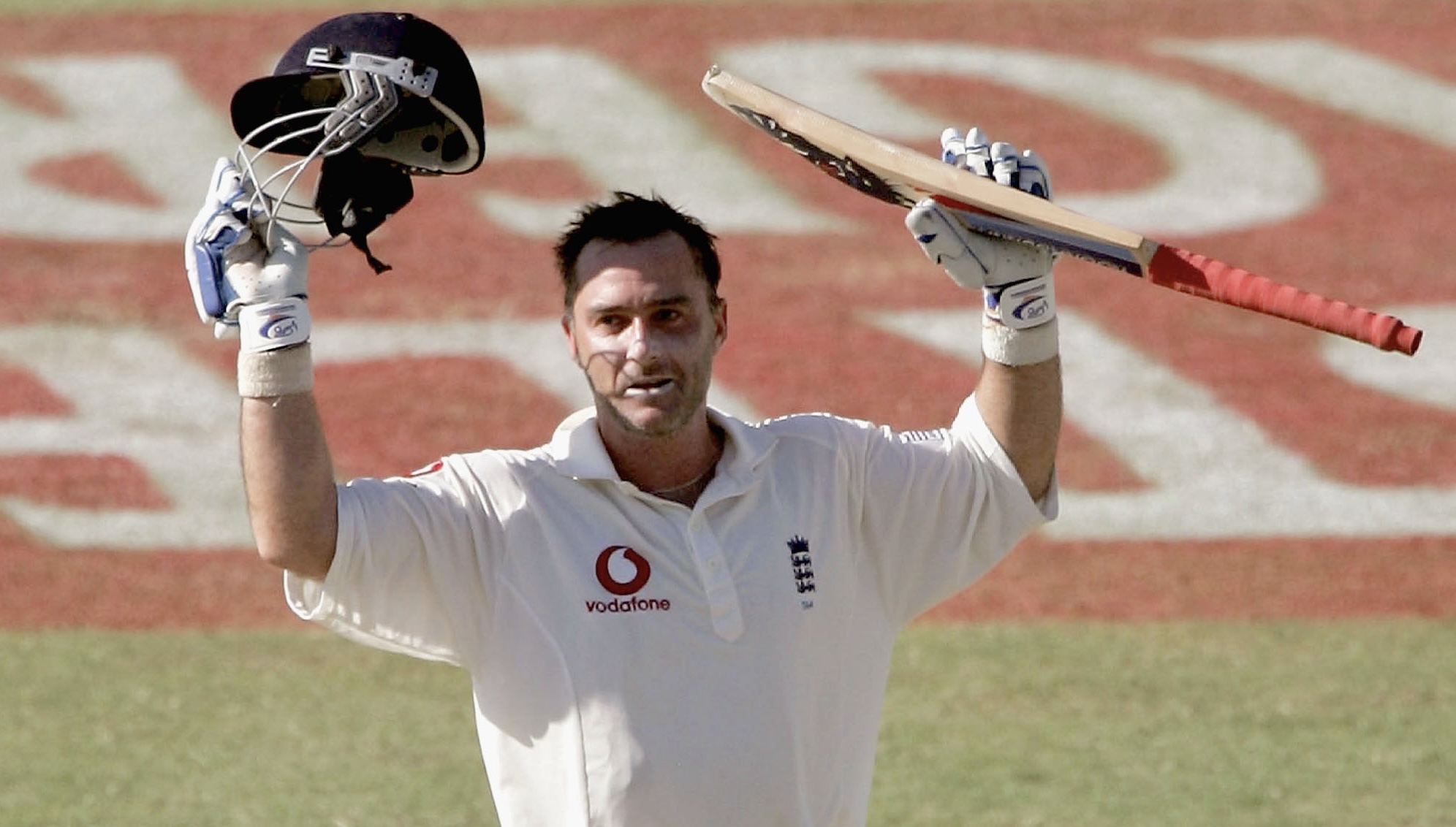 Thorpe a shining light in tough era for England